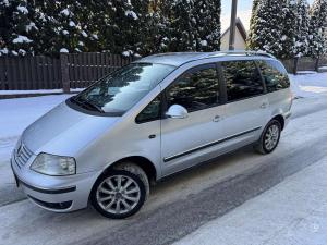 Pelēks Volkswagen Sharan 2007 Viļņa, ar dzinēja tilpumu 1.97 L un nobraukumu 280 tūkst. km par 3200 €, foto 2 vietnē AUTOMOTO.COM.LV