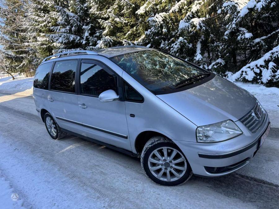 Pelēks Volkswagen Sharan 2007 Viļņa, ar dzinēja tilpumu 1.97 L un nobraukumu 280 tūkst. km par 3200 €, foto 5 vietnē AUTOMOTO.COM.LV