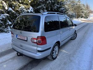 Pelēks Volkswagen Sharan 2007 Viļņa, ar dzinēja tilpumu 1.97 L un nobraukumu 280 tūkst. km par 3200 €, foto 10 vietnē AUTOMOTO.COM.LV