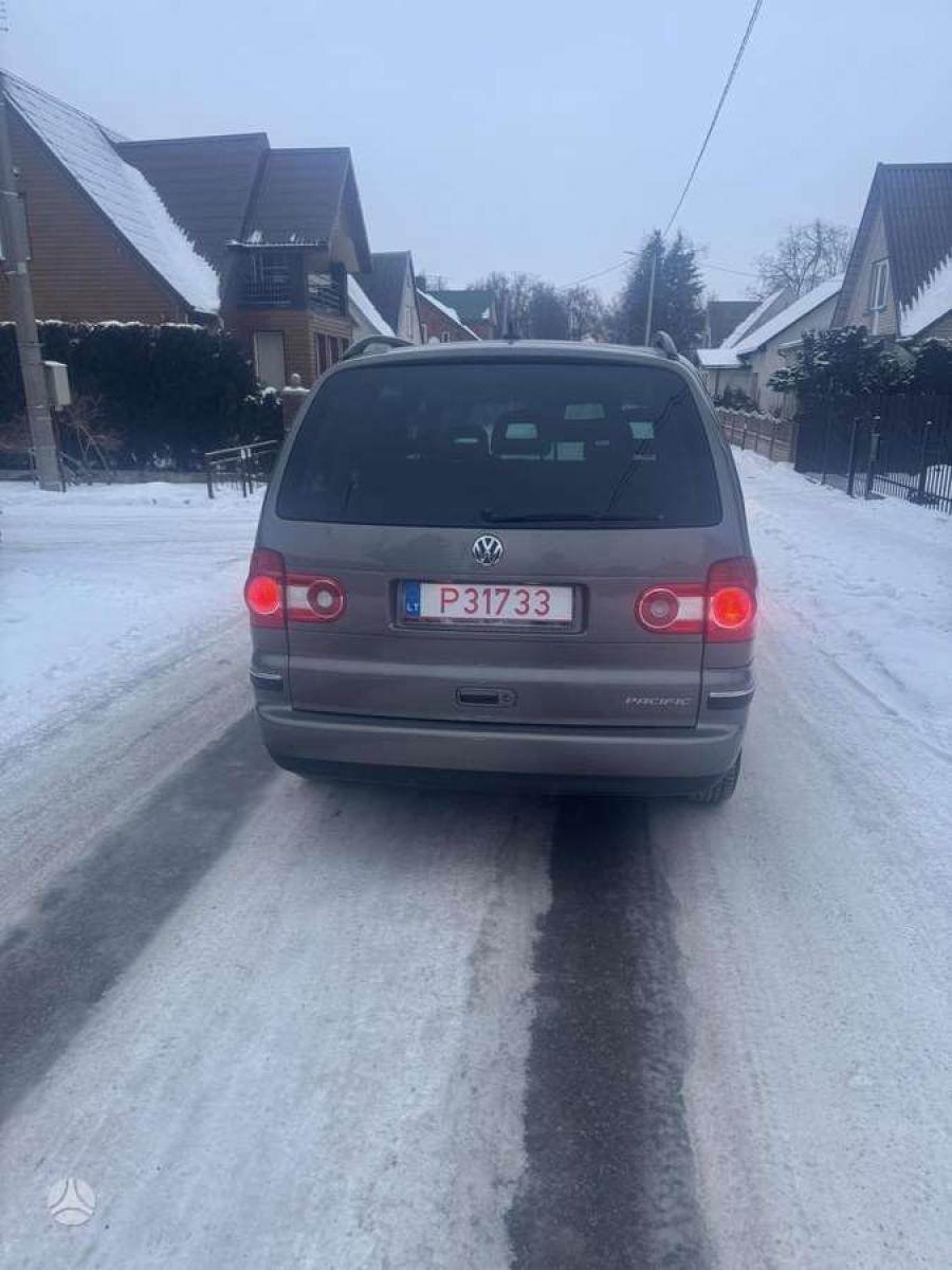 Grey Volkswagen Sharan 2007 in Marijampole, with an engine capacity of 2.00 L and mileage of 232 thousand km for 4200 €, photo 2 on AUTOMOTO.COM.LV