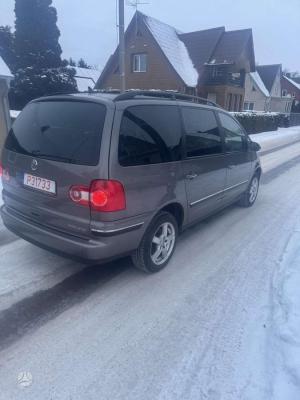 Grey Volkswagen Sharan 2007 in Marijampole, with an engine capacity of 2.00 L and mileage of 232 thousand km for 4200 €, photo 3 on AUTOMOTO.COM.LV