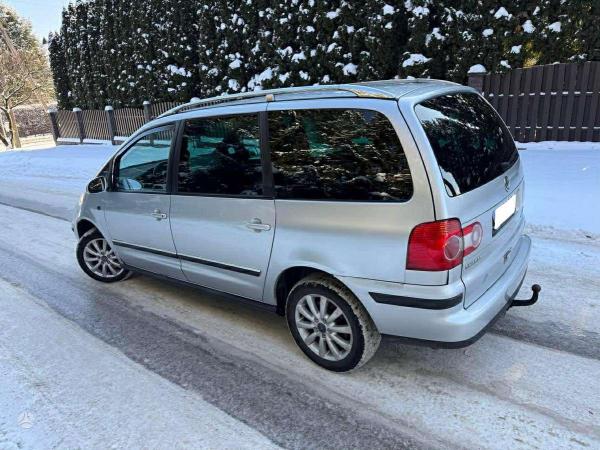 Pelēks Volkswagen Sharan 2007 Viļņa, ar dzinēja tilpumu 1.97 L un nobraukumu 200 tūkst. km par 2850 €, foto 8 vietnē AUTOMOTO.COM.LV