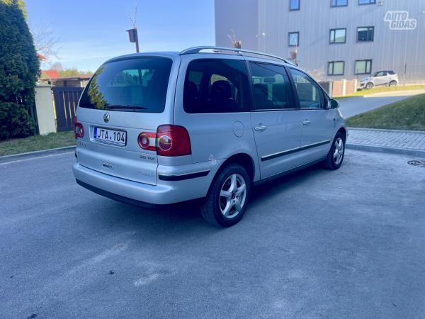 Grey Volkswagen Sharan 2007 in Vilnius, with an engine capacity of 2.00 L and mileage of 403 thousand km for 2500 €, photo 1 on AUTOMOTO.COM.LV