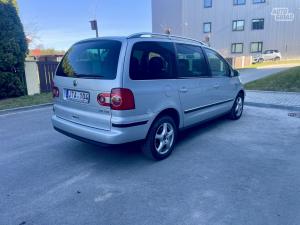 Pelēks Volkswagen Sharan 2007 Viļņa, ar dzinēja tilpumu 2.00 L un nobraukumu 403 tūkst. km par 2500 €, foto  vietnē AUTOMOTO.COM.LV