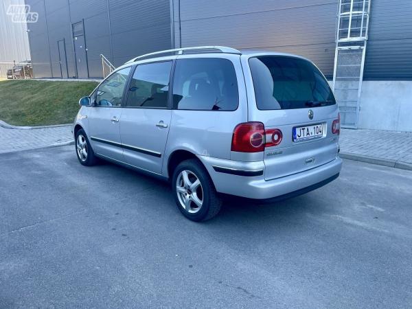 Grey Volkswagen Sharan 2007 in Vilnius, with an engine capacity of 2.00 L and mileage of 403 thousand km for 2500 €, photo 2 on AUTOMOTO.COM.LV