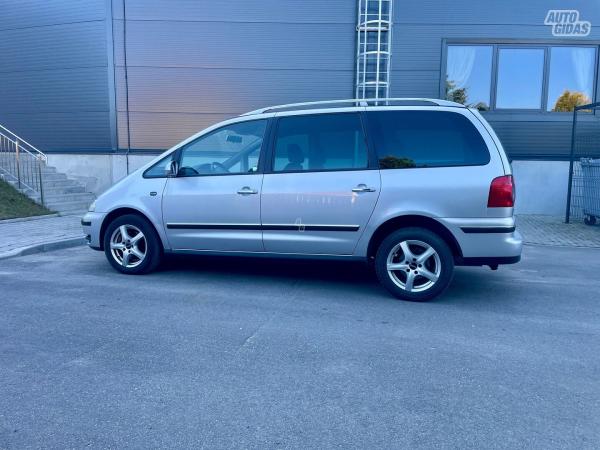 Grey Volkswagen Sharan 2007 in Vilnius, with an engine capacity of 2.00 L and mileage of 403 thousand km for 2500 €, photo 8 on AUTOMOTO.COM.LV