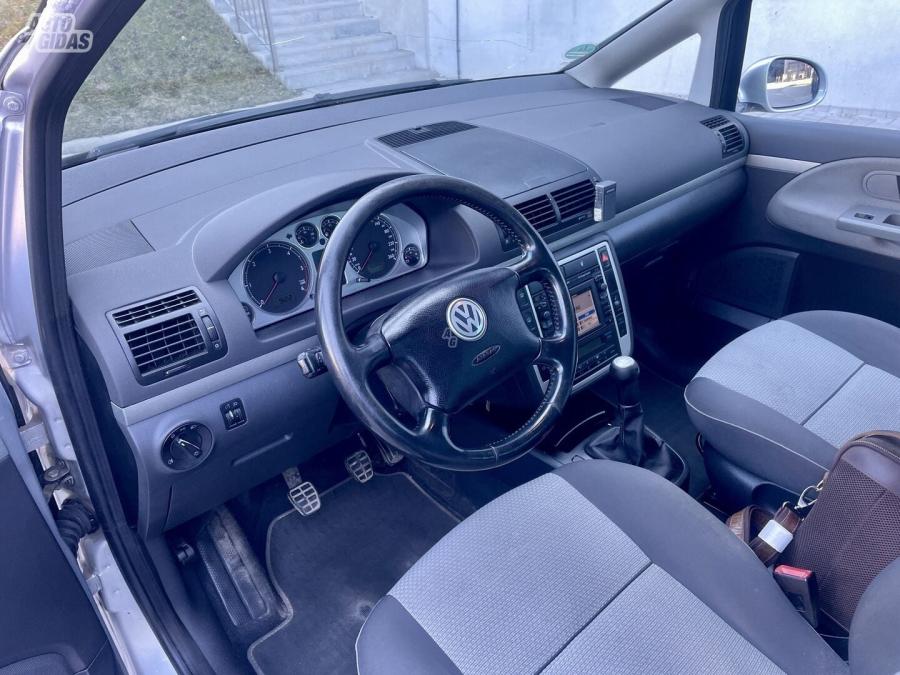Grey Volkswagen Sharan 2007 in Vilnius, with an engine capacity of 2.00 L and mileage of 403 thousand km for 2500 €, photo 13 on AUTOMOTO.COM.LV