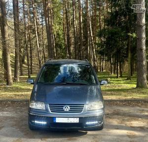 Grey Volkswagen Sharan 2007 in Vilnius, with an engine capacity of 1.90 L and mileage of 298 thousand km for 4300 €, photo  on AUTOMOTO.COM.LV