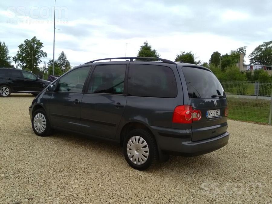 Pelēks Volkswagen Sharan 2007 Rēzekne, ar dzinēja tilpumu 2.00 L un nobraukumu 272 tūkst. km par 2650 €, foto 1 vietnē AUTOMOTO.COM.LV