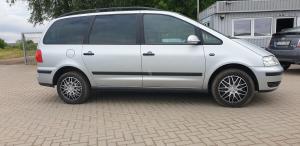 Pelēks Volkswagen Sharan 2007 Kėdainiai, ar dzinēja tilpumu 1.90 L un nobraukumu 282 tūkst. km par 3000 €, foto  vietnē AUTOMOTO.COM.LV