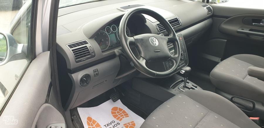 Pelēks Volkswagen Sharan 2007 Kėdainiai, ar dzinēja tilpumu 1.90 L un nobraukumu 282 tūkst. km par 3000 €, foto 14 vietnē AUTOMOTO.COM.LV