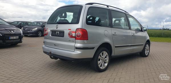 Grey Volkswagen Sharan 2007 in Kedainiai, with an engine capacity of 2.00 L and mileage of 291 thousand km for 3200 €, photo 1 on AUTOMOTO.COM.LV