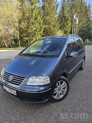 Pelēks Volkswagen Sharan 2007 Rēzekne, ar dzinēja tilpumu 2.00 L un nobraukumu 289 tūkst. km par 3550 €, foto  vietnē AUTOMOTO.COM.LV