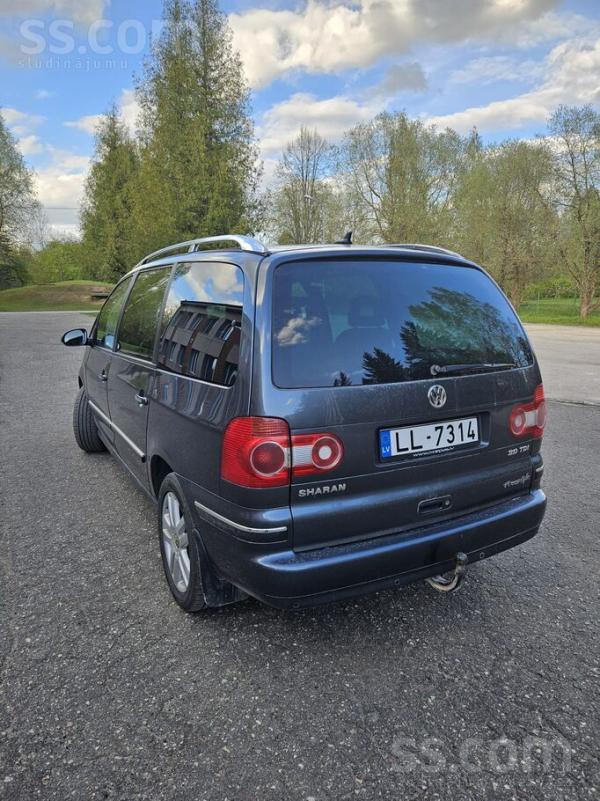 Pelēks Volkswagen Sharan 2007 Rēzekne, ar dzinēja tilpumu 2.00 L un nobraukumu 289 tūkst. km par 3550 €, foto 2 vietnē AUTOMOTO.COM.LV