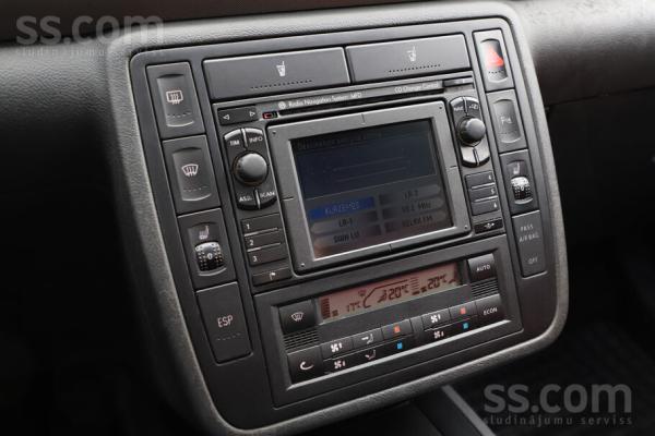 Grey Volkswagen Sharan 2007 in Tukums, with an engine capacity of 2.00 L and mileage of 375 thousand km for 2850 €, photo 9 on AUTOMOTO.COM.LV