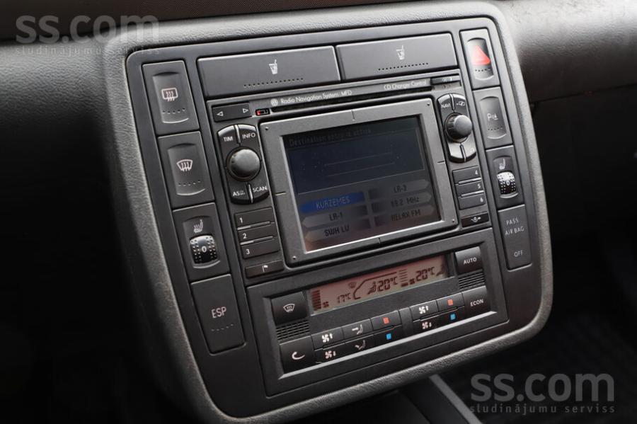 Grey Volkswagen Sharan 2007 in Tukums, with an engine capacity of 2.00 L and mileage of 375 thousand km for 2850 €, photo 10 on AUTOMOTO.COM.LV