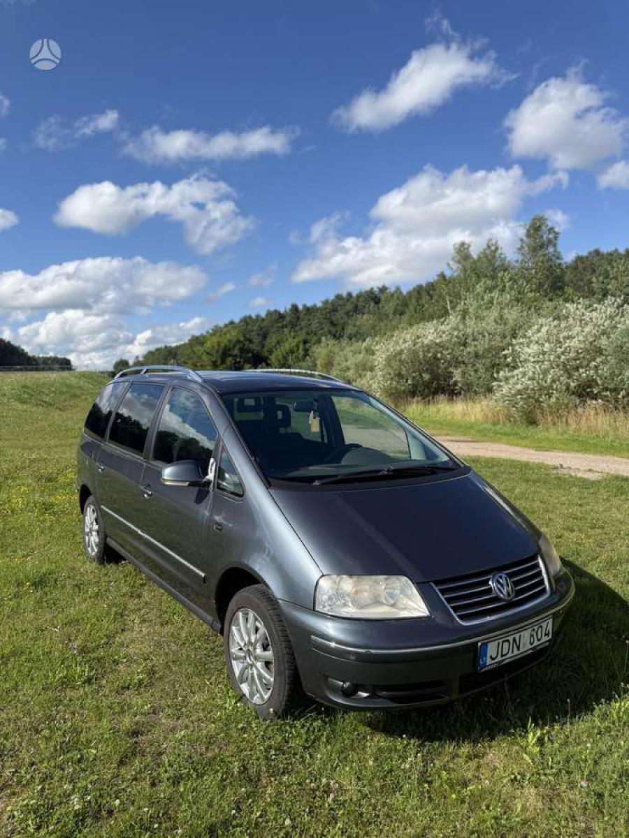 Grey Volkswagen Sharan 2007 in Vilnius, with an engine capacity of 1.90 L and mileage of 319 thousand km for 2450 €, photo 1 on AUTOMOTO.COM.LV