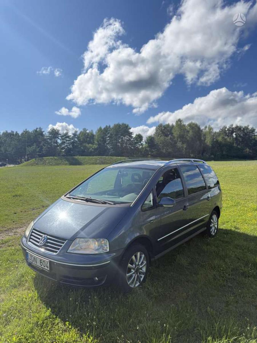 Grey Volkswagen Sharan 2007 in Vilnius, with an engine capacity of 1.90 L and mileage of 319 thousand km for 2450 €, photo 3 on AUTOMOTO.COM.LV