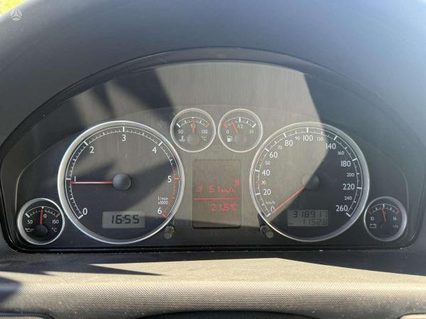 Pelēks Volkswagen Sharan 2007 Viļņa, ar dzinēja tilpumu 1.90 L un nobraukumu 319 tūkst. km par 2450 €, foto 6 vietnē AUTOMOTO.COM.LV