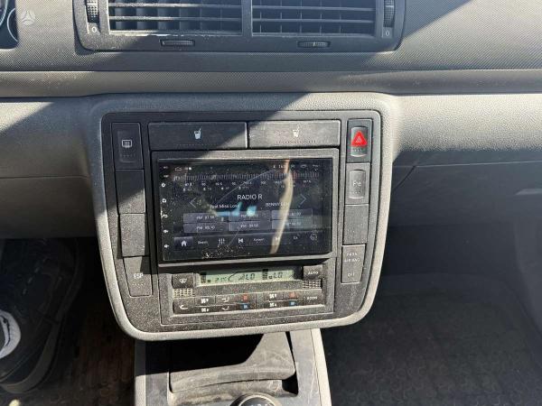 Pelēks Volkswagen Sharan 2007 Viļņa, ar dzinēja tilpumu 1.90 L un nobraukumu 319 tūkst. km par 2450 €, foto 7 vietnē AUTOMOTO.COM.LV