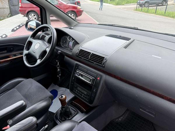Pelēks Volkswagen Sharan 2007 Prienai, ar dzinēja tilpumu 2.00 L un nobraukumu 246 tūkst. km par 3999 €, foto 9 vietnē AUTOMOTO.COM.LV