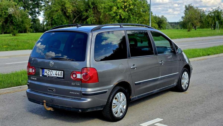 Grey Volkswagen Sharan 2007 in Siauliai, with an engine capacity of 1.97 L and mileage of 354 thousand km for 2300 €, photo 8 on AUTOMOTO.COM.LV