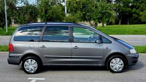 Grey Volkswagen Sharan 2007 in Siauliai, with an engine capacity of 1.97 L and mileage of 354 thousand km for 2300 €, photo 10 on AUTOMOTO.COM.LV