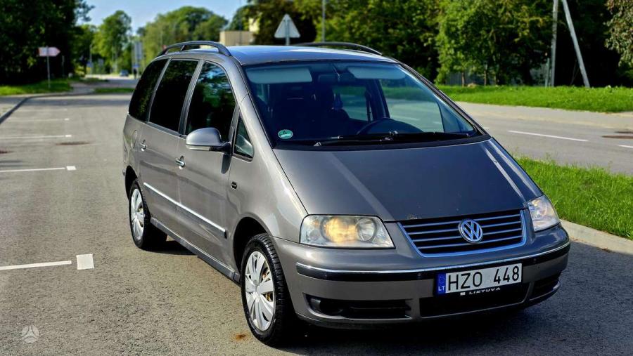 Grey Volkswagen Sharan 2007 in Siauliai, with an engine capacity of 1.97 L and mileage of 354 thousand km for 2300 €, photo 12 on AUTOMOTO.COM.LV