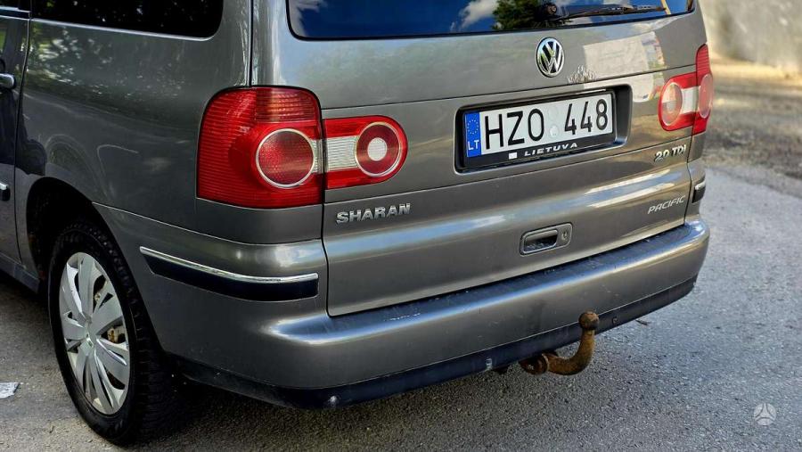 Grey Volkswagen Sharan 2007 in Siauliai, with an engine capacity of 1.97 L and mileage of 354 thousand km for 2300 €, photo 15 on AUTOMOTO.COM.LV