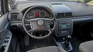 Grey Volkswagen Sharan 2007 in Siauliai, with an engine capacity of 1.97 L and mileage of 354 thousand km for 2300 €, photo 19 on AUTOMOTO.COM.LV