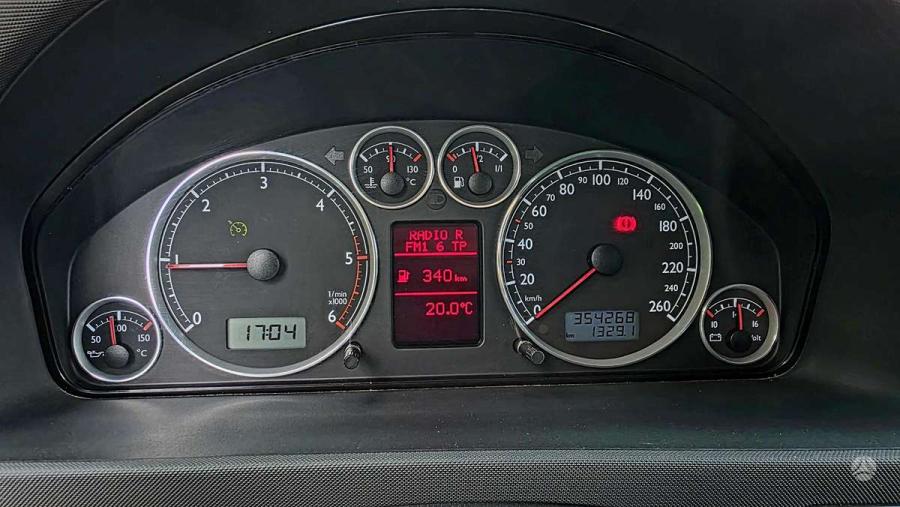 Grey Volkswagen Sharan 2007 in Siauliai, with an engine capacity of 1.97 L and mileage of 354 thousand km for 2300 €, photo 26 on AUTOMOTO.COM.LV