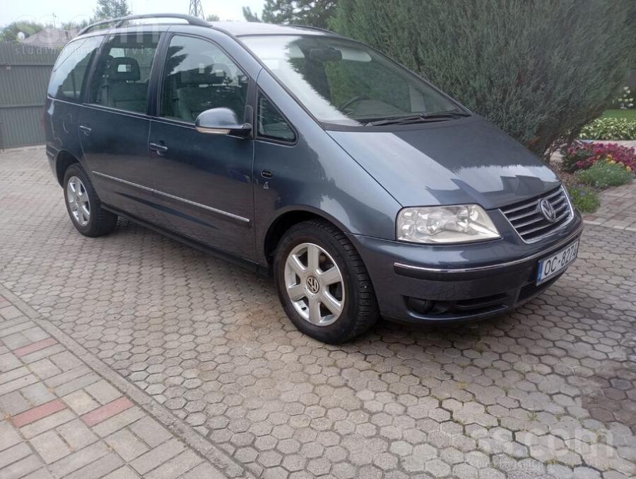 Pelēks Volkswagen Sharan 2007 Daugavpils, ar dzinēja tilpumu 2.00 L un nobraukumu 284 tūkst. km par 3290 €, foto 1 vietnē AUTOMOTO.COM.LV