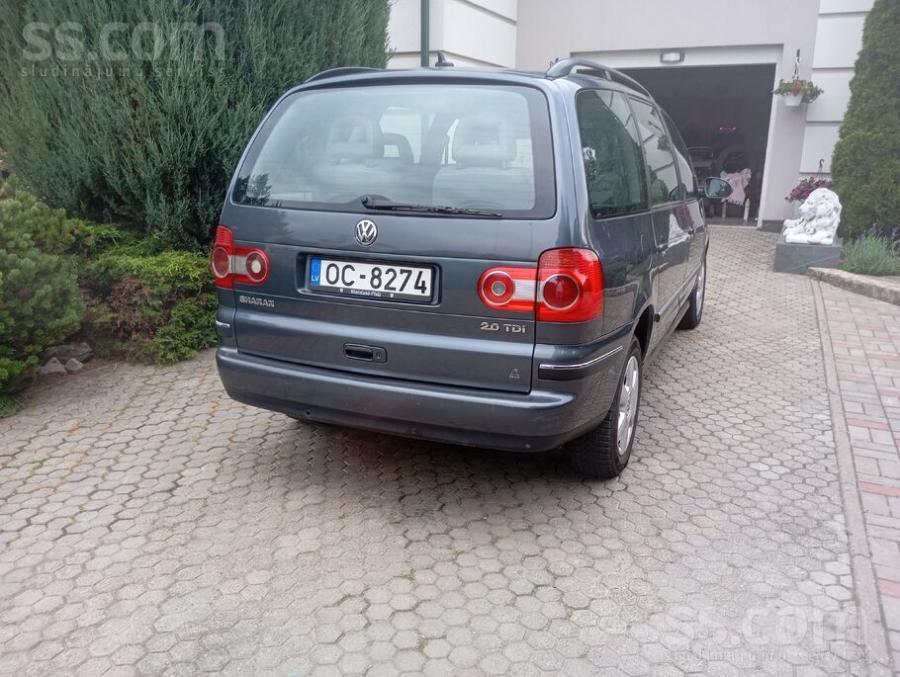 Pelēks Volkswagen Sharan 2007 Daugavpils, ar dzinēja tilpumu 2.00 L un nobraukumu 284 tūkst. km par 3290 €, foto 5 vietnē AUTOMOTO.COM.LV