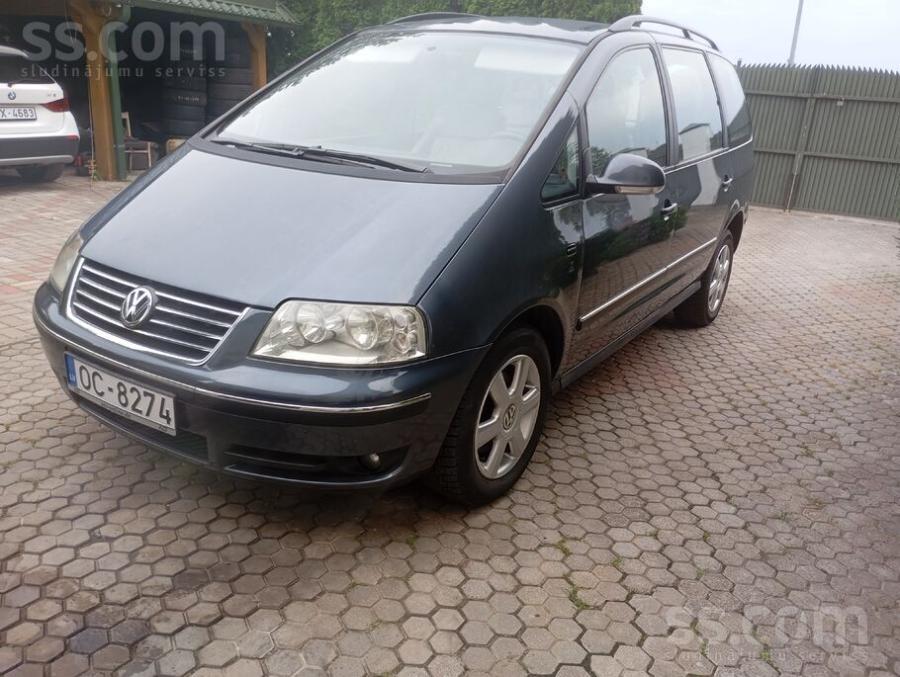 Pelēks Volkswagen Sharan 2007 Daugavpils, ar dzinēja tilpumu 2.00 L un nobraukumu 284 tūkst. km par 3290 €, foto 7 vietnē AUTOMOTO.COM.LV
