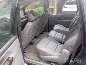 Pelēks Volkswagen Sharan 2007 Daugavpils, ar dzinēja tilpumu 2.00 L un nobraukumu 284 tūkst. km par 3290 €, foto 11 vietnē AUTOMOTO.COM.LV