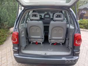 Pelēks Volkswagen Sharan 2007 Daugavpils, ar dzinēja tilpumu 2.00 L un nobraukumu 284 tūkst. km par 3290 €, foto 12 vietnē AUTOMOTO.COM.LV
