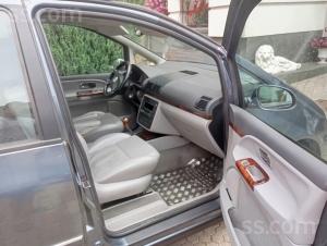 Pelēks Volkswagen Sharan 2007 Daugavpils, ar dzinēja tilpumu 2.00 L un nobraukumu 284 tūkst. km par 3290 €, foto 14 vietnē AUTOMOTO.COM.LV