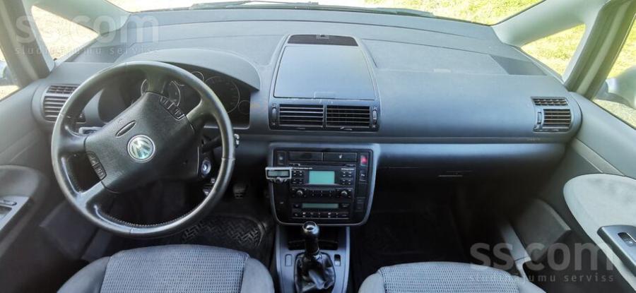 Pelēks Volkswagen Sharan 2007 Liepāja, ar dzinēja tilpumu 1.90 L un nobraukumu 417 tūkst. km par 1700 €, foto 6 vietnē AUTOMOTO.COM.LV