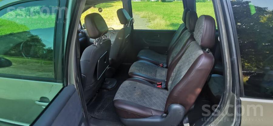 Pelēks Volkswagen Sharan 2007 Liepāja, ar dzinēja tilpumu 1.90 L un nobraukumu 417 tūkst. km par 1700 €, foto 7 vietnē AUTOMOTO.COM.LV