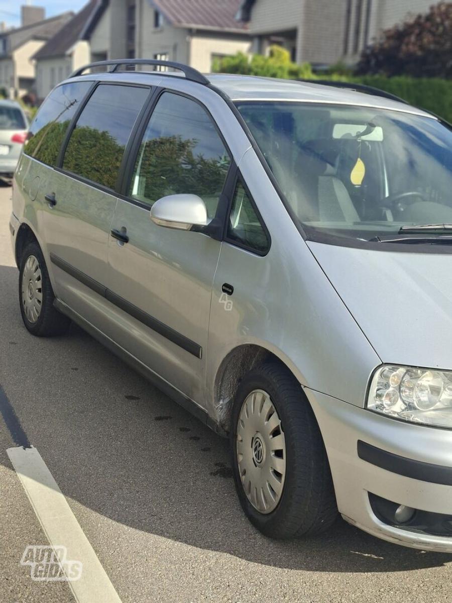 Grey Volkswagen Sharan 2007 in Telschi, with an engine capacity of 1.90 L and mileage of 488 thousand km for 1050 €, photo 4 on AUTOMOTO.COM.LV