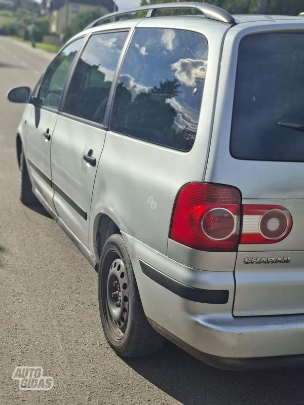 Pelēks Volkswagen Sharan 2007 Telšiai, ar dzinēja tilpumu 1.90 L un nobraukumu 488 tūkst. km par 1050 €, foto 6 vietnē AUTOMOTO.COM.LV
