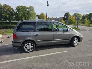 Grey Volkswagen Sharan 2007 in Valka, with an engine capacity of 2.00 L and mileage of 280 thousand km for 3900 €, photo 7 on AUTOMOTO.COM.LV