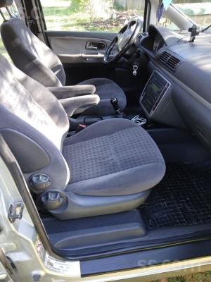 Pelēks Volkswagen Sharan 2007 Talsi, ar dzinēja tilpumu 2.00 L un nobraukumu 284 tūkst. km par 3000 €, foto 9 vietnē AUTOMOTO.COM.LV