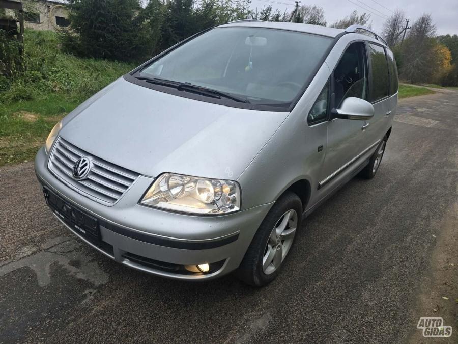 Grey Volkswagen Sharan 2007 in Ignalina, with an engine capacity of 2.00 L and mileage of 268 thousand km for 3300 €, photo 3 on AUTOMOTO.COM.LV