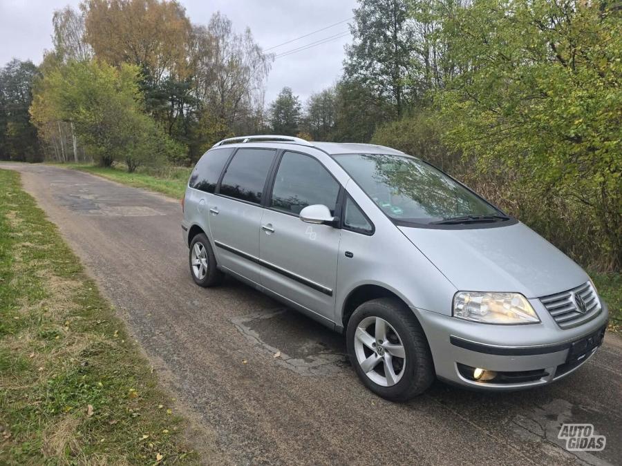 Grey Volkswagen Sharan 2007 in Ignalina, with an engine capacity of 2.00 L and mileage of 268 thousand km for 3300 €, photo 6 on AUTOMOTO.COM.LV