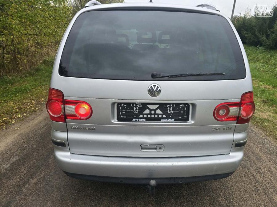 Grey Volkswagen Sharan 2007 in Ignalina, with an engine capacity of 2.00 L and mileage of 268 thousand km for 3300 €, photo 7 on AUTOMOTO.COM.LV