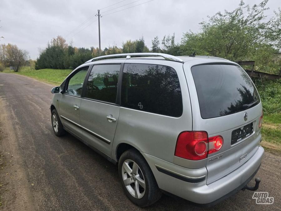 Grey Volkswagen Sharan 2007 in Ignalina, with an engine capacity of 2.00 L and mileage of 268 thousand km for 3300 €, photo 9 on AUTOMOTO.COM.LV