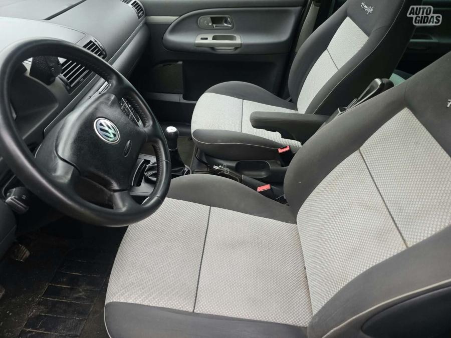 Grey Volkswagen Sharan 2007 in Ignalina, with an engine capacity of 2.00 L and mileage of 268 thousand km for 3300 €, photo 10 on AUTOMOTO.COM.LV