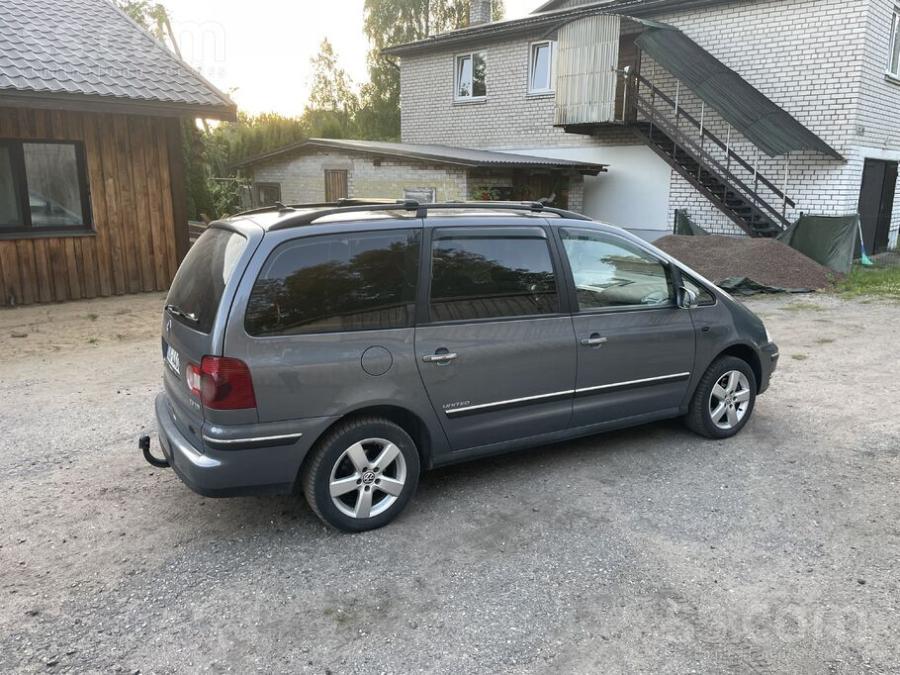 Pelēks Volkswagen Sharan 2008 Limbaži, ar dzinēja tilpumu 2.00 L un nobraukumu 350 tūkst. km par 3250 €, foto 1 vietnē AUTOMOTO.COM.LV