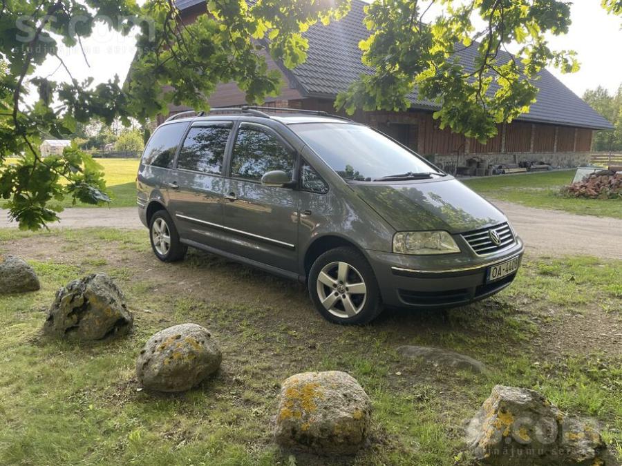 Pelēks Volkswagen Sharan 2008 Limbaži, ar dzinēja tilpumu 2.00 L un nobraukumu 350 tūkst. km par 3250 €, foto 2 vietnē AUTOMOTO.COM.LV